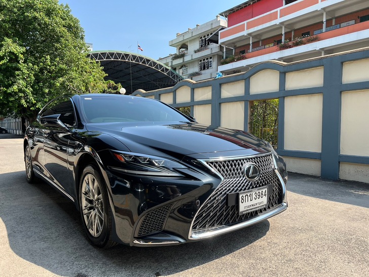 Lexus LS350 3.5 Luxury | gurumalist