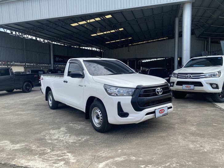 Toyota Hilux Revo 2.4 Entry Single Cab 2 doors M/T | gurumalist